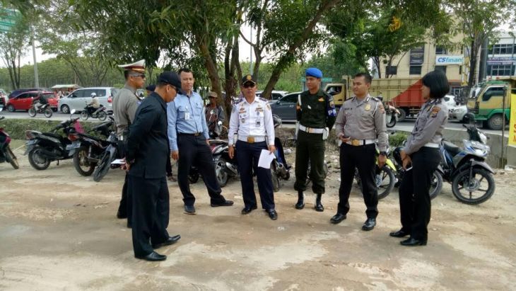 Antisipasi Kemacetan, Dishub dan Tim Terpadu Tertibkan Jukir - Pekanbaru.go.id